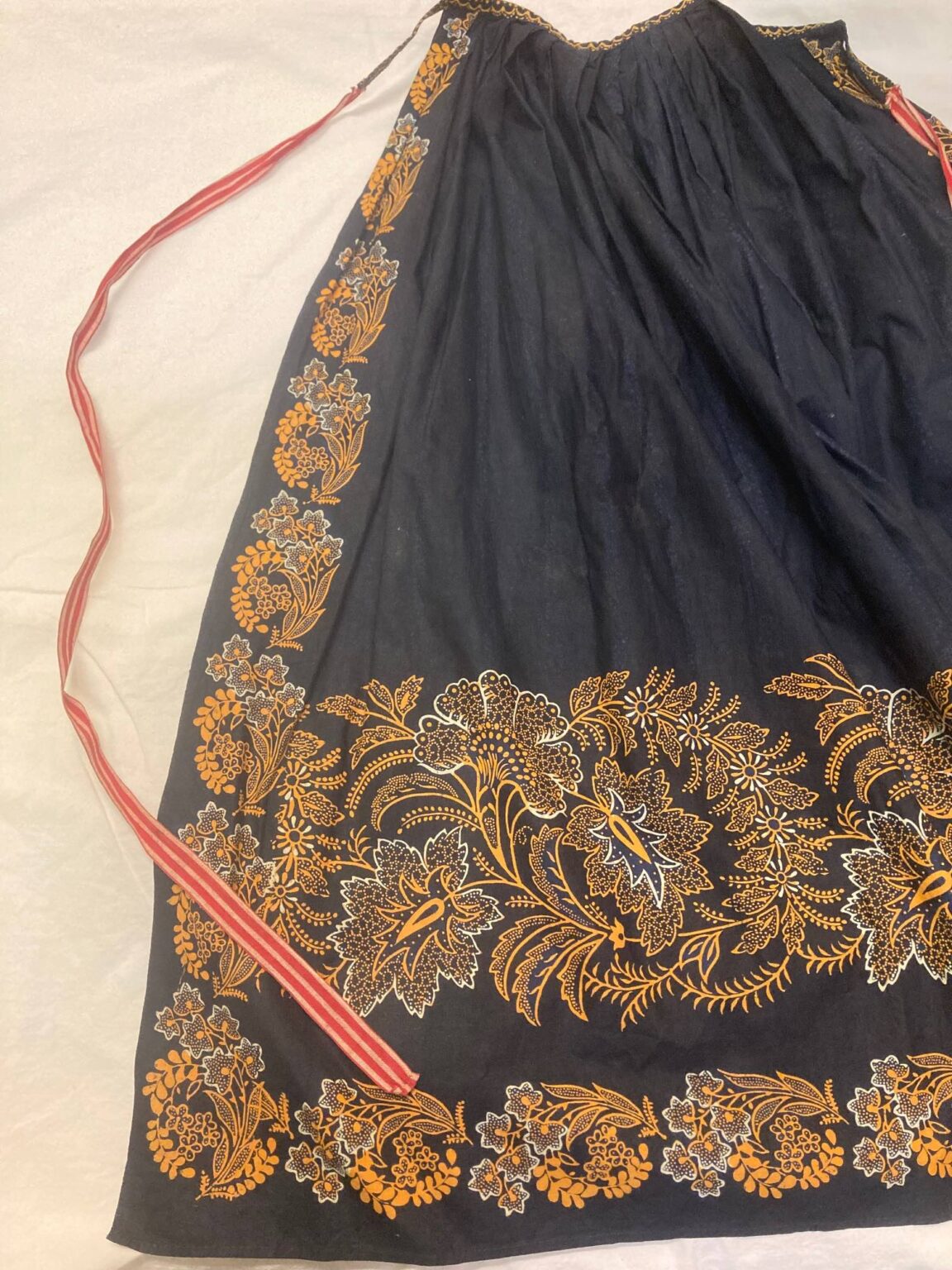 Research Note: Seeking blue aprons and their Mennonite Blaufärber ...